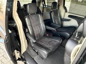 Pelēks Lancia Voyager 2012 Rīga, ar dzinēja tilpumu 2.80 L un nobraukumu 0 tūkst. km par 7850 €, foto 21 vietnē AUTOMOTO.COM.LV