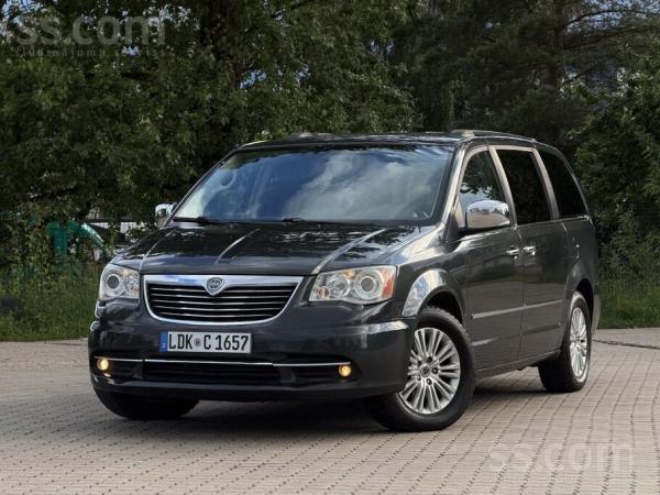 Lancia Voyager 2012 Rīga vietnē Pelēks Lancia Voyager 2012 Rīga, ar dzinēja tilpumu 2.80 L un nobraukumu 0 tūkst. km par 7490 €, foto 1 vietnē AUTOMOTO.COM.LV