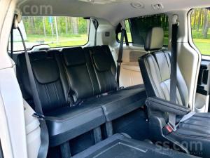 Grey Lancia Voyager 2012 in Riga, with an engine capacity of 2.80 L and mileage of 352 thousand km for 4950 €, photo 15 on AUTOMOTO.COM.LV