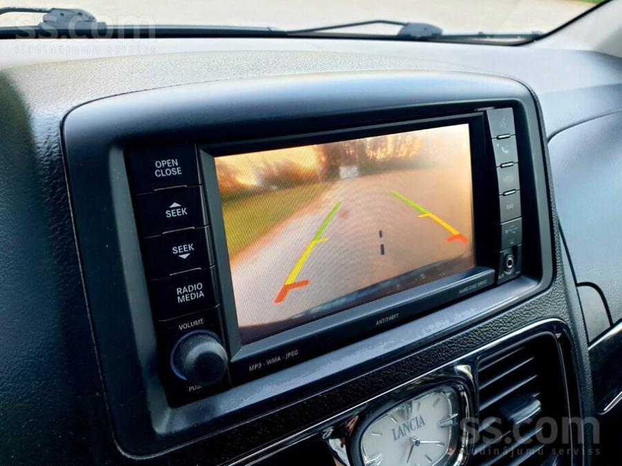 Grey Lancia Voyager 2012 in Riga, with an engine capacity of 2.80 L and mileage of 352 thousand km for 4950 €, photo 29 on AUTOMOTO.COM.LV