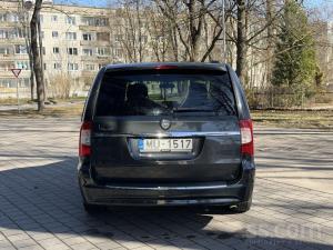 Pelēks Lancia Voyager 2012 Rīga, ar dzinēja tilpumu 2.80 L un nobraukumu 231 tūkst. km par 5700 €, foto 4 vietnē AUTOMOTO.COM.LV