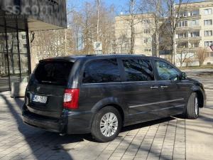 Pelēks Lancia Voyager 2012 Rīga, ar dzinēja tilpumu 2.80 L un nobraukumu 231 tūkst. km par 5700 €, foto 5 vietnē AUTOMOTO.COM.LV