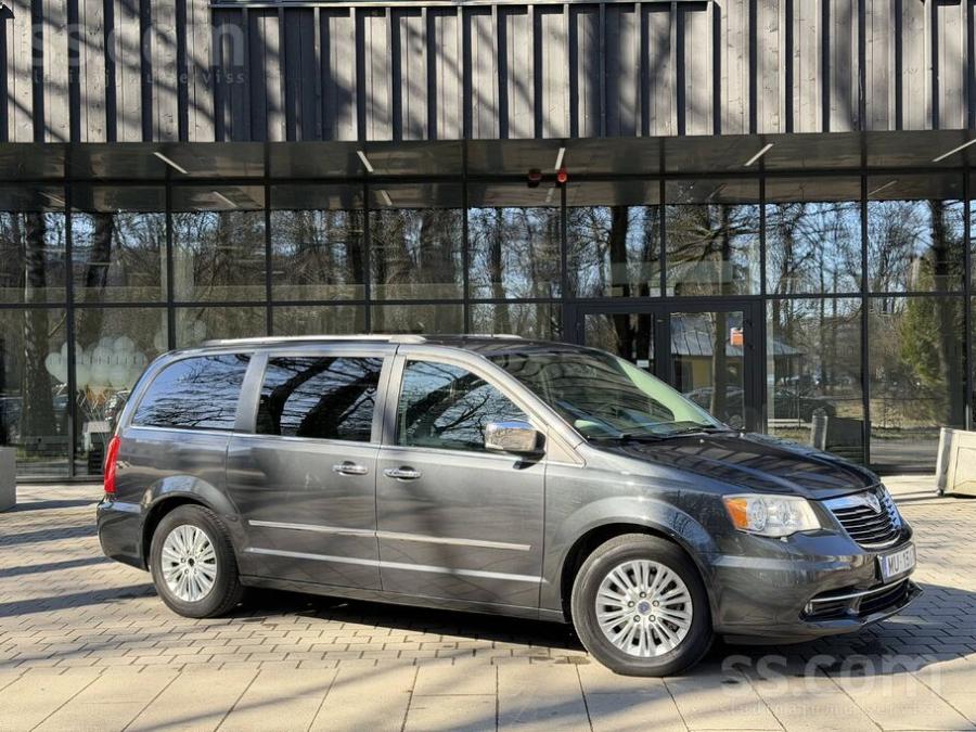 Pelēks Lancia Voyager 2012 Rīga, ar dzinēja tilpumu 2.80 L un nobraukumu 231 tūkst. km par 5700 €, foto 7 vietnē AUTOMOTO.COM.LV
