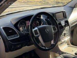 Pelēks Lancia Voyager 2012 Rīga, ar dzinēja tilpumu 2.80 L un nobraukumu 231 tūkst. km par 5700 €, foto 8 vietnē AUTOMOTO.COM.LV
