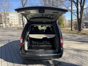 Pelēks Lancia Voyager 2012 Rīga, ar dzinēja tilpumu 2.80 L un nobraukumu 231 tūkst. km par 5700 €, foto 12 vietnē AUTOMOTO.COM.LV