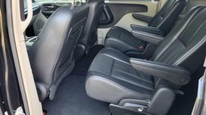 Pelēks Lancia Voyager 2012 Rīga, ar dzinēja tilpumu 2.80 L un nobraukumu 224 tūkst. km par 8550 €, foto 4 vietnē AUTOMOTO.COM.LV