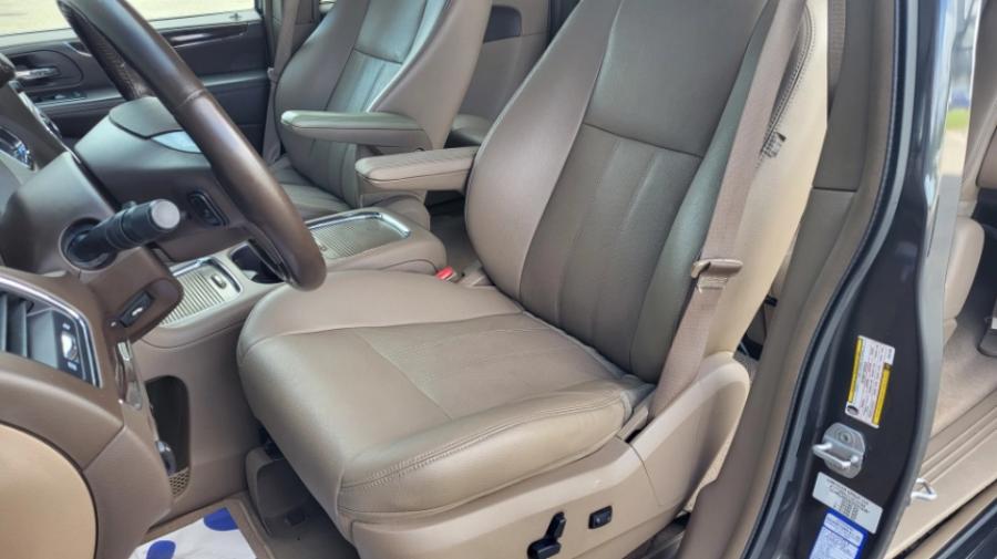 Pelēks Lancia Voyager 2012 Rīga, ar dzinēja tilpumu 2.80 L un nobraukumu 224 tūkst. km par 8550 €, foto 8 vietnē AUTOMOTO.COM.LV