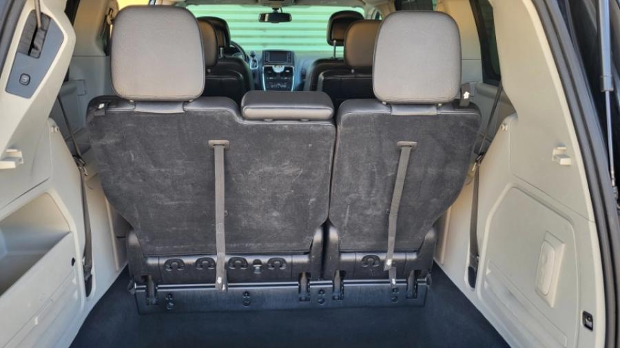 Pelēks Lancia Voyager 2012 Rīga, ar dzinēja tilpumu 2.80 L un nobraukumu 224 tūkst. km par 8550 €, foto 14 vietnē AUTOMOTO.COM.LV