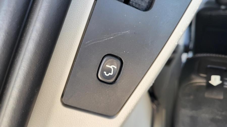 Pelēks Lancia Voyager 2012 Rīga, ar dzinēja tilpumu 2.80 L un nobraukumu 224 tūkst. km par 8550 €, foto 16 vietnē AUTOMOTO.COM.LV