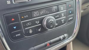 Pelēks Lancia Voyager 2012 Rīga, ar dzinēja tilpumu 2.80 L un nobraukumu 224 tūkst. km par 8550 €, foto 18 vietnē AUTOMOTO.COM.LV