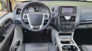 Pelēks Lancia Voyager 2012 Rīga, ar dzinēja tilpumu 2.80 L un nobraukumu 224 tūkst. km par 8550 €, foto 19 vietnē AUTOMOTO.COM.LV
