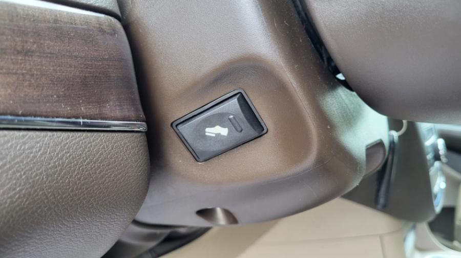 Pelēks Lancia Voyager 2012 Rīga, ar dzinēja tilpumu 2.80 L un nobraukumu 224 tūkst. km par 8550 €, foto 20 vietnē AUTOMOTO.COM.LV