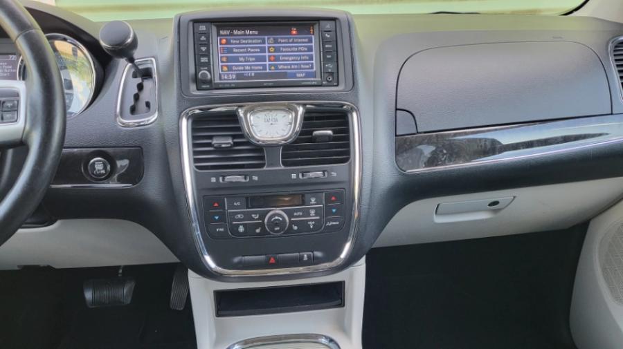 Pelēks Lancia Voyager 2012 Rīga, ar dzinēja tilpumu 2.80 L un nobraukumu 224 tūkst. km par 8550 €, foto 21 vietnē AUTOMOTO.COM.LV