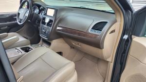 Pelēks Lancia Voyager 2012 Rīga, ar dzinēja tilpumu 2.80 L un nobraukumu 224 tūkst. km par 8550 €, foto 29 vietnē AUTOMOTO.COM.LV