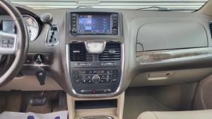 Pelēks Lancia Voyager 2012 Rīga, ar dzinēja tilpumu 2.80 L un nobraukumu 224 tūkst. km par 8550 €, foto 35 vietnē AUTOMOTO.COM.LV
