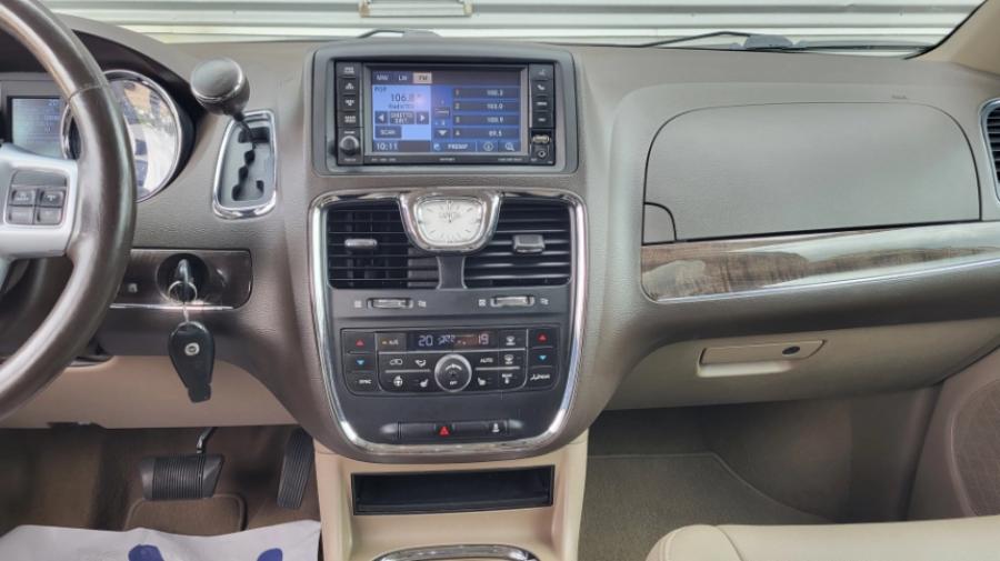 Pelēks Lancia Voyager 2012 Rīga, ar dzinēja tilpumu 2.80 L un nobraukumu 224 tūkst. km par 8550 €, foto 35 vietnē AUTOMOTO.COM.LV