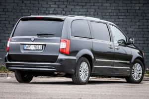 Pelēks Lancia Voyager 2012 Rīga, ar dzinēja tilpumu 2.80 L un nobraukumu 226 tūkst. km par 10490 €, foto 4 vietnē AUTOMOTO.COM.LV