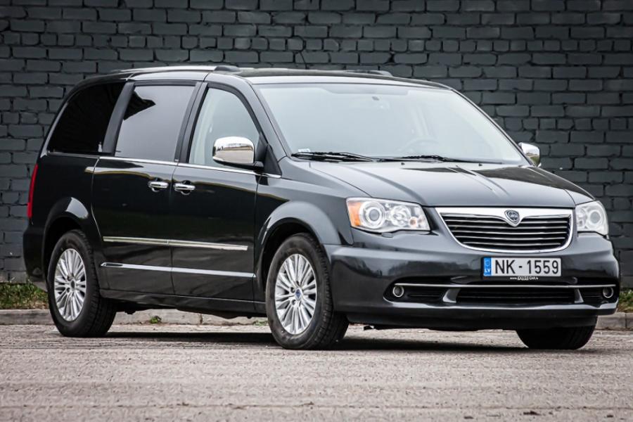 Pelēks Lancia Voyager 2012 Rīga, ar dzinēja tilpumu 2.80 L un nobraukumu 226 tūkst. km par 10490 €, foto 5 vietnē AUTOMOTO.COM.LV