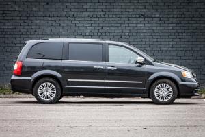 Pelēks Lancia Voyager 2012 Rīga, ar dzinēja tilpumu 2.80 L un nobraukumu 226 tūkst. km par 10490 €, foto 6 vietnē AUTOMOTO.COM.LV