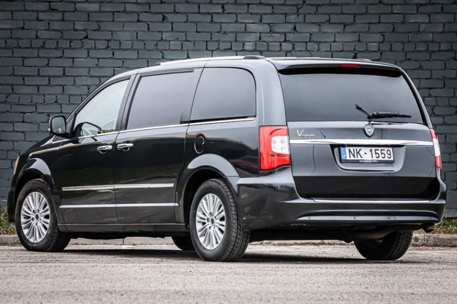Pelēks Lancia Voyager 2012 Rīga, ar dzinēja tilpumu 2.80 L un nobraukumu 226 tūkst. km par 10490 €, foto 7 vietnē AUTOMOTO.COM.LV