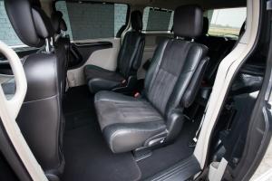 Pelēks Lancia Voyager 2012 Rīga, ar dzinēja tilpumu 2.80 L un nobraukumu 226 tūkst. km par 10490 €, foto 10 vietnē AUTOMOTO.COM.LV