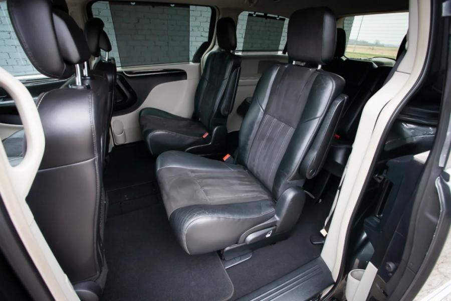 Pelēks Lancia Voyager 2012 Rīga, ar dzinēja tilpumu 2.80 L un nobraukumu 226 tūkst. km par 10490 €, foto 10 vietnē AUTOMOTO.COM.LV
