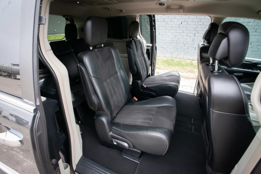 Pelēks Lancia Voyager 2012 Rīga, ar dzinēja tilpumu 2.80 L un nobraukumu 226 tūkst. km par 10490 €, foto 11 vietnē AUTOMOTO.COM.LV