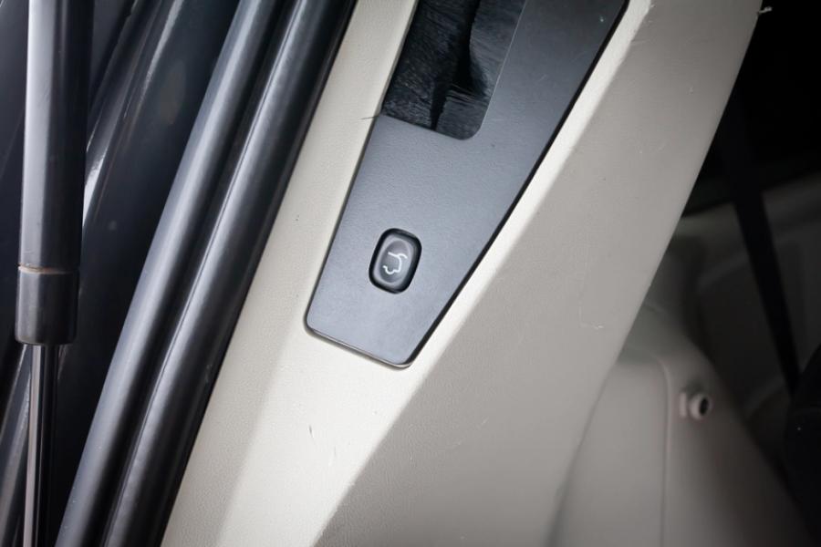 Pelēks Lancia Voyager 2012 Rīga, ar dzinēja tilpumu 2.80 L un nobraukumu 226 tūkst. km par 10490 €, foto 28 vietnē AUTOMOTO.COM.LV