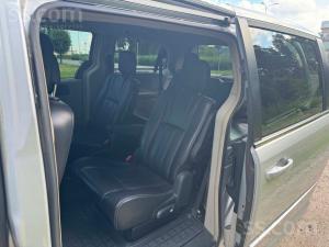 Pelēks Lancia Voyager 2012 Rīga, ar dzinēja tilpumu 2.80 L un nobraukumu 375 tūkst. km par 4500 €, foto 6 vietnē AUTOMOTO.COM.LV