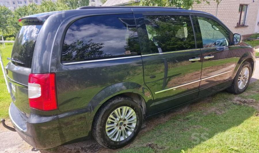 Pelēks Lancia Voyager 2012 Rīga, ar dzinēja tilpumu 2.80 L un nobraukumu 222 tūkst. km par 6500 €, foto 3 vietnē AUTOMOTO.COM.LV