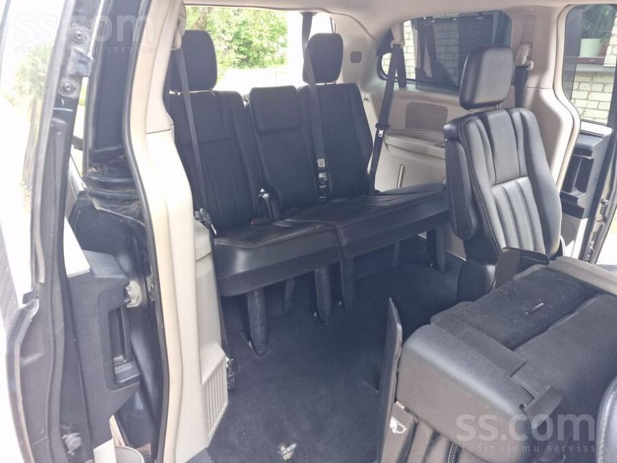 Pelēks Lancia Voyager 2012 Rīga, ar dzinēja tilpumu 2.80 L un nobraukumu 222 tūkst. km par 6500 €, foto 6 vietnē AUTOMOTO.COM.LV