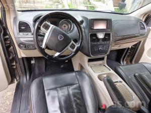 Pelēks Lancia Voyager 2012 Rīga, ar dzinēja tilpumu 2.80 L un nobraukumu 222 tūkst. km par 6500 €, foto 10 vietnē AUTOMOTO.COM.LV
