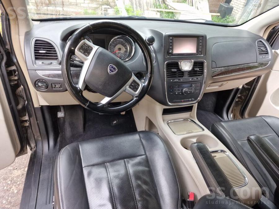 Pelēks Lancia Voyager 2012 Rīga, ar dzinēja tilpumu 2.80 L un nobraukumu 222 tūkst. km par 6500 €, foto 10 vietnē AUTOMOTO.COM.LV