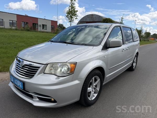 Grey Lancia Voyager 2012 in Jelgava, with an engine capacity of 2.80 L and mileage of 228 thousand km for 7700 €, photo 1 on AUTOMOTO.COM.LV