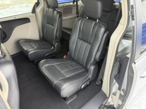 Pelēks Lancia Voyager 2012 Jelgava, ar dzinēja tilpumu 2.80 L un nobraukumu 228 tūkst. km par 7700 €, foto 10 vietnē AUTOMOTO.COM.LV