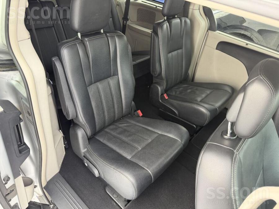 Серый Лянча Voyager 2012 в Елгава, объемом двигателя 2.80 л и пробегом 228 тыс. км за 7700 €, фото 13 на AUTOMOTO.COM.LV