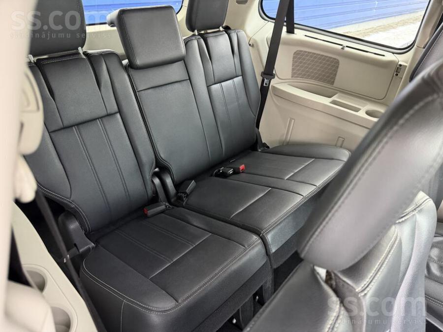 Серый Лянча Voyager 2012 в Елгава, объемом двигателя 2.80 л и пробегом 228 тыс. км за 7700 €, фото 14 на AUTOMOTO.COM.LV