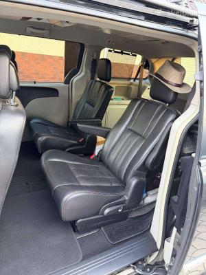 Pelēks Lancia Voyager 2012 Mažeikiai, ar dzinēja tilpumu 2.80 L un nobraukumu 238 tūkst. km par 10500 €, foto 5 vietnē AUTOMOTO.COM.LV