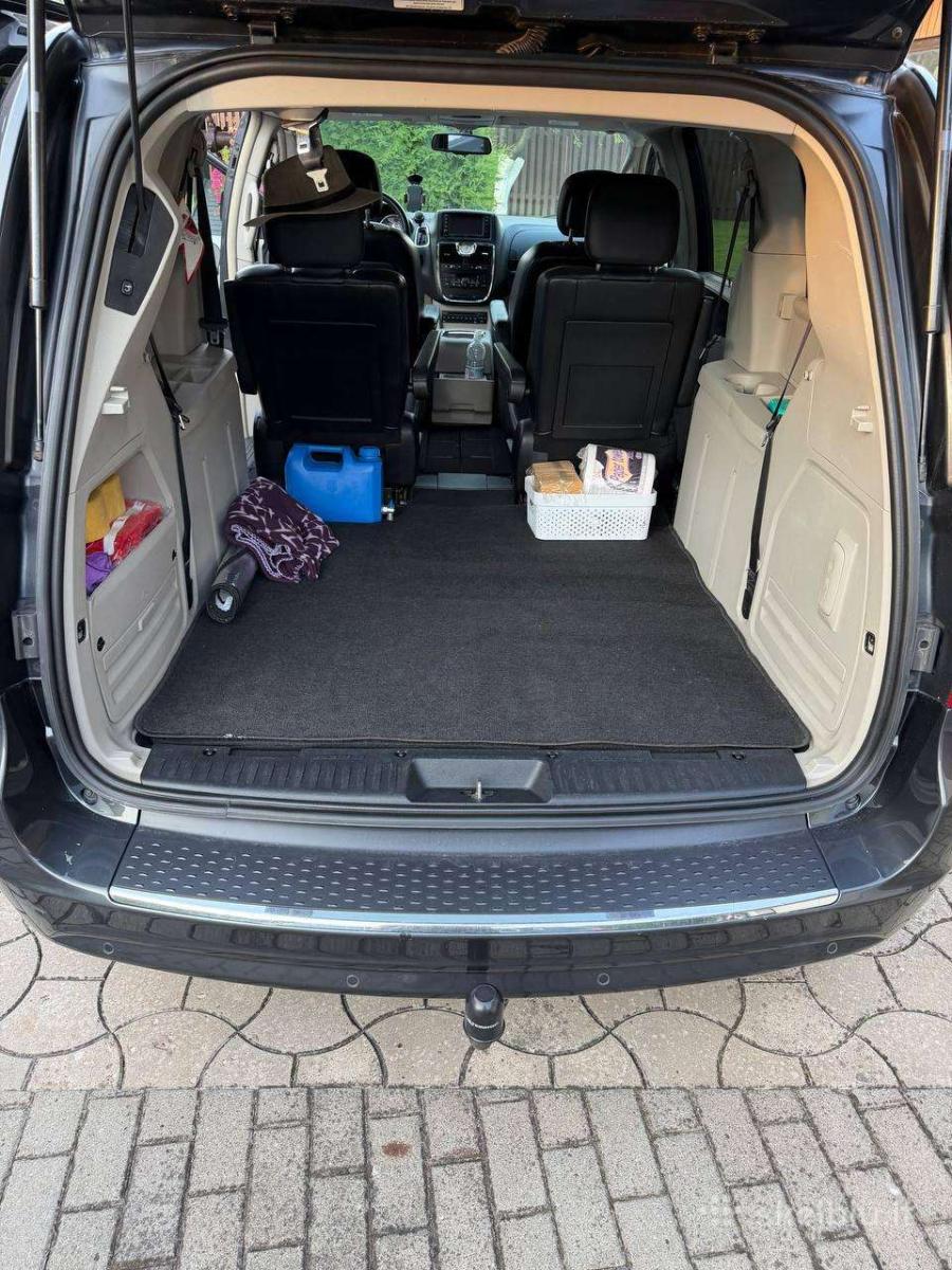 Pelēks Lancia Voyager 2012 Mažeikiai, ar dzinēja tilpumu 2.80 L un nobraukumu 238 tūkst. km par 10500 €, foto 6 vietnē AUTOMOTO.COM.LV