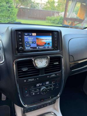 Pelēks Lancia Voyager 2012 Mažeikiai, ar dzinēja tilpumu 2.80 L un nobraukumu 238 tūkst. km par 10500 €, foto 7 vietnē AUTOMOTO.COM.LV