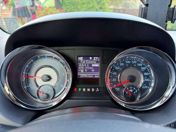 Pelēks Lancia Voyager 2012 Mažeikiai, ar dzinēja tilpumu 2.80 L un nobraukumu 238 tūkst. km par 10500 €, foto 7 vietnē AUTOMOTO.COM.LV