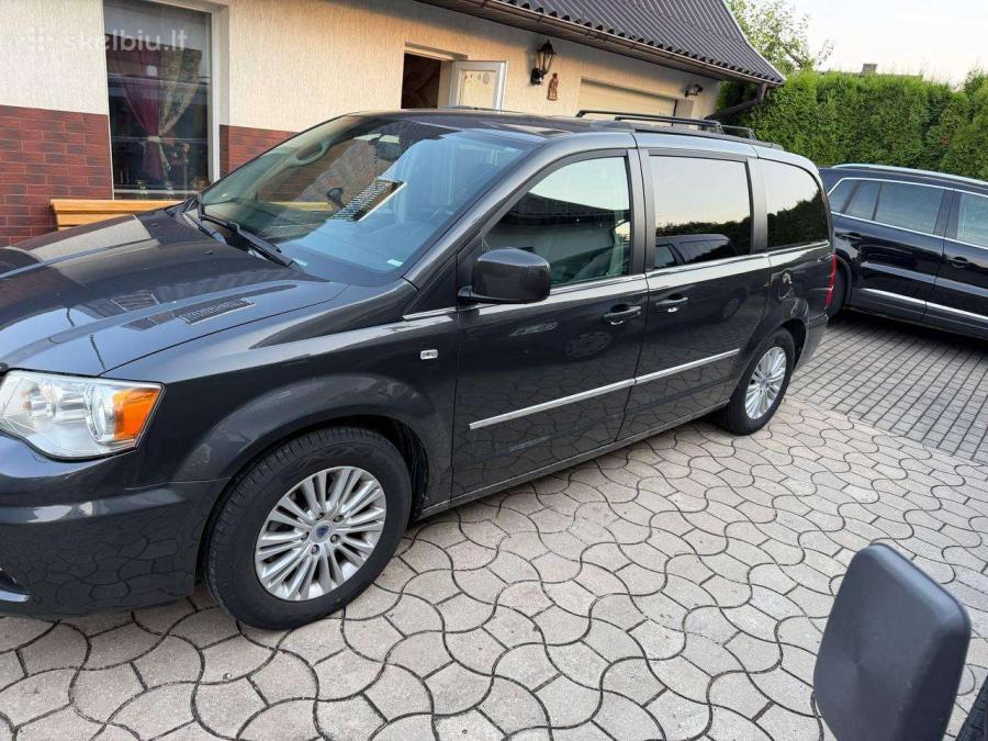 Pelēks Lancia Voyager 2012 Mažeikiai, ar dzinēja tilpumu 2.80 L un nobraukumu 238 tūkst. km par 10500 €, foto 9 vietnē AUTOMOTO.COM.LV