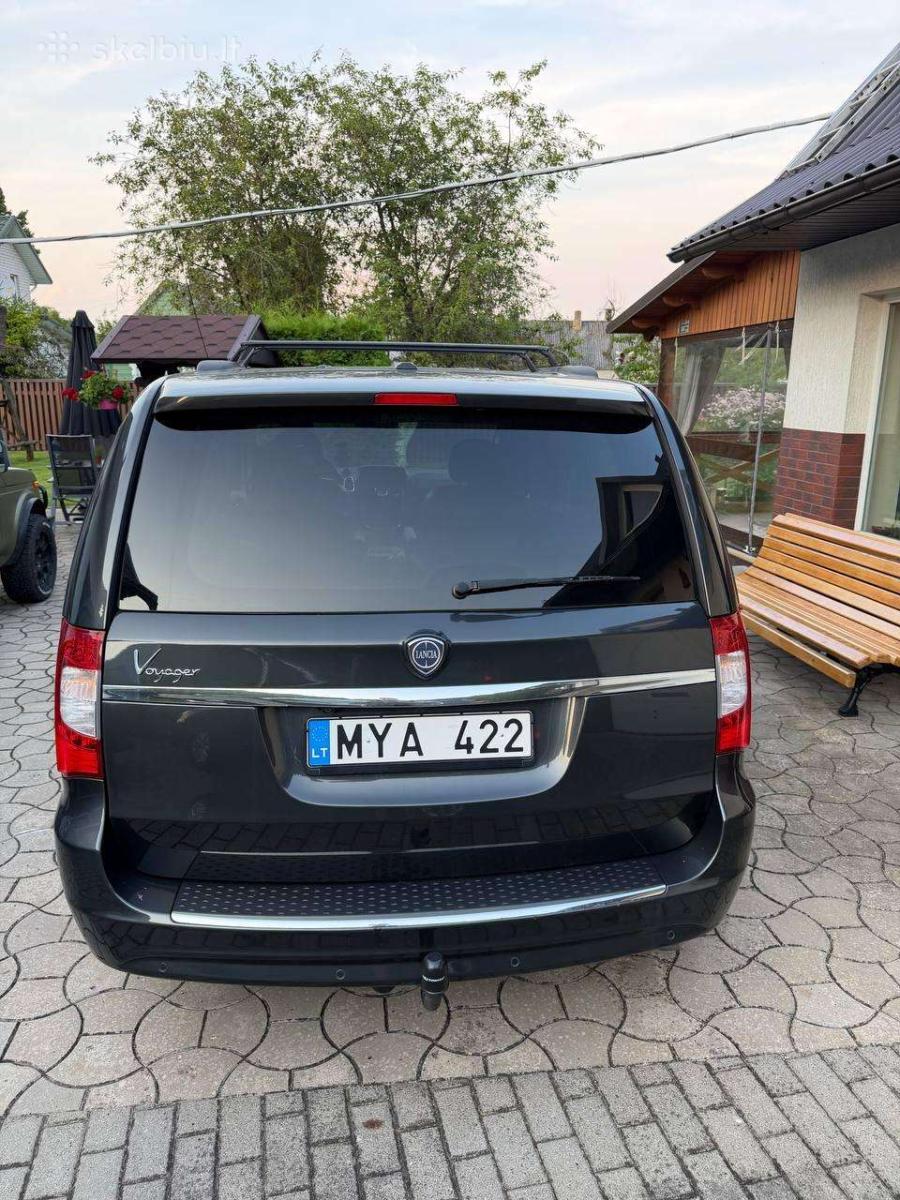 Pelēks Lancia Voyager 2012 Mažeikiai, ar dzinēja tilpumu 2.80 L un nobraukumu 238 tūkst. km par 10500 €, foto 14 vietnē AUTOMOTO.COM.LV
