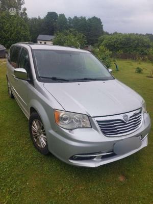 Grey Lancia Voyager 2012 in Vilnius, with an engine capacity of 2.80 L and mileage of 165 thousand km for 5550 €, photo  on AUTOMOTO.COM.LV