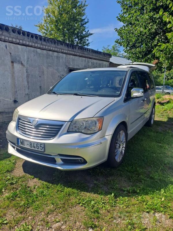 Pelēks Lancia Voyager 2012 Rīga, ar dzinēja tilpumu 2.80 L un nobraukumu 283 tūkst. km par 4150 €, foto 1 vietnē AUTOMOTO.COM.LV