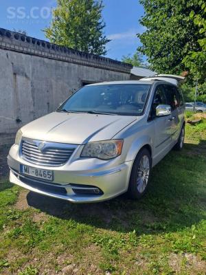 Grey Lancia Voyager 2012 in Riga, with an engine capacity of 2.80 L and mileage of 283 thousand km for 4150 €, photo  on AUTOMOTO.COM.LV