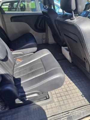 Grey Lancia Voyager 2012 in Riga, with an engine capacity of 2.80 L and mileage of 283 thousand km for 4150 €, photo 4 on AUTOMOTO.COM.LV