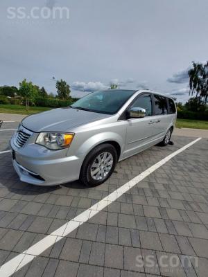 Grey Lancia Voyager 2012 in Riga, with an engine capacity of 2.80 L and mileage of 322 thousand km for 7200 €, photo 6 on AUTOMOTO.COM.LV