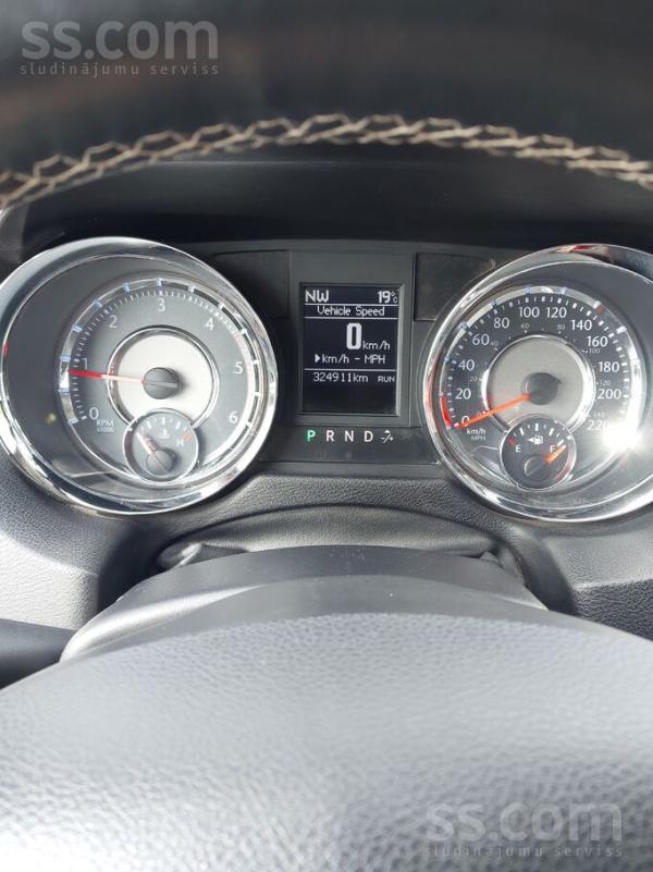 Pelēks Lancia Voyager 2012 Rīga, ar dzinēja tilpumu 2.80 L un nobraukumu 322 tūkst. km par 7200 €, foto 6 vietnē AUTOMOTO.COM.LV