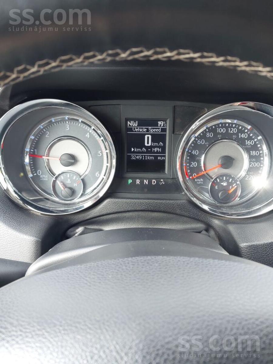 Grey Lancia Voyager 2012 in Riga, with an engine capacity of 2.80 L and mileage of 322 thousand km for 7200 €, photo 7 on AUTOMOTO.COM.LV